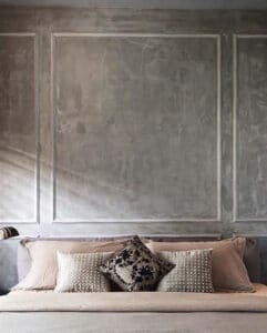 Parede com boiserie: o que é, como fazer e dicas de decoração