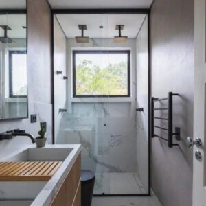 Box até o teto: 30 ideias modernas para deixar o banheiro aconchegante