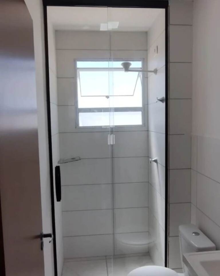 Box até o teto: 30 ideias modernas para deixar o banheiro aconchegante